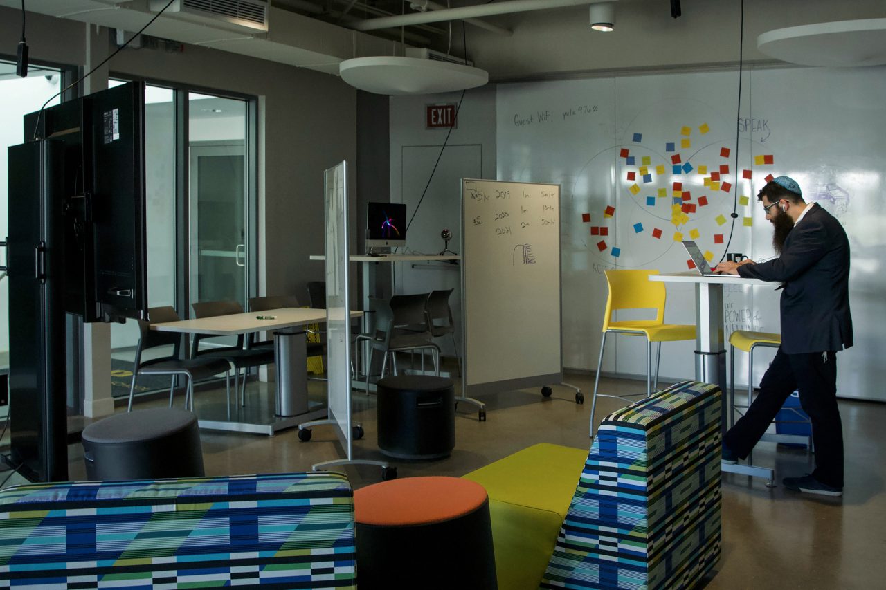 Yeshiva University of Los Angeles (YULA) Boys High School | Gruen ...